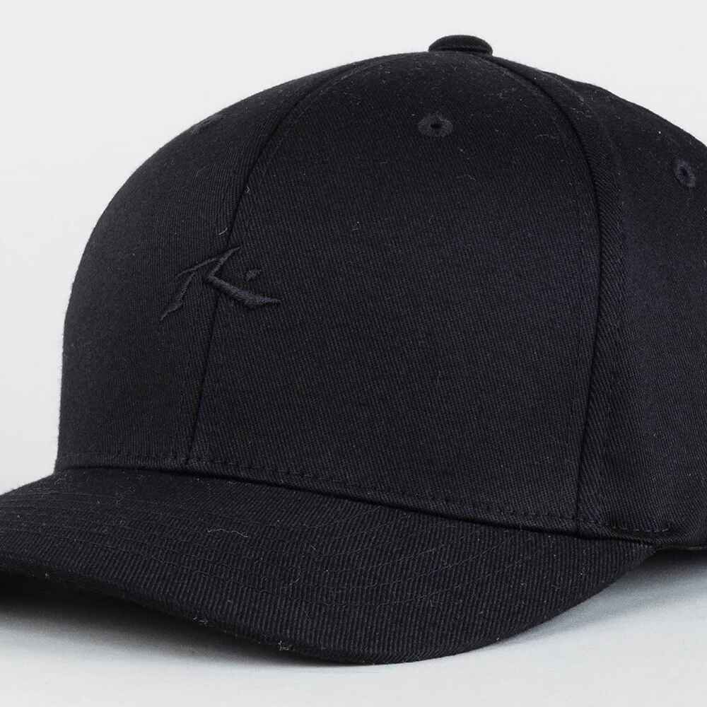 RUSTY BANKED FLEXFIT CAP - BLACK - - RUSTY S19